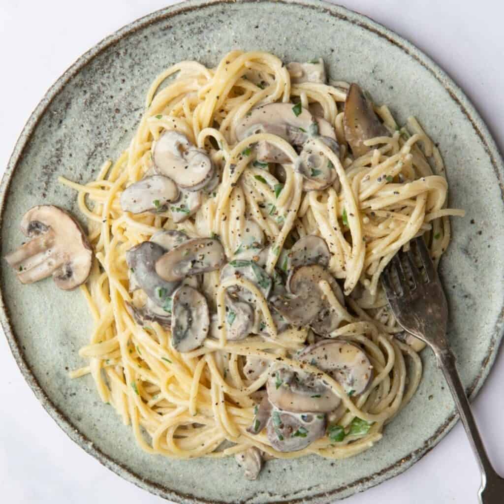 5 Ingredient Vegan Mushroom Pasta - Healthy Living James