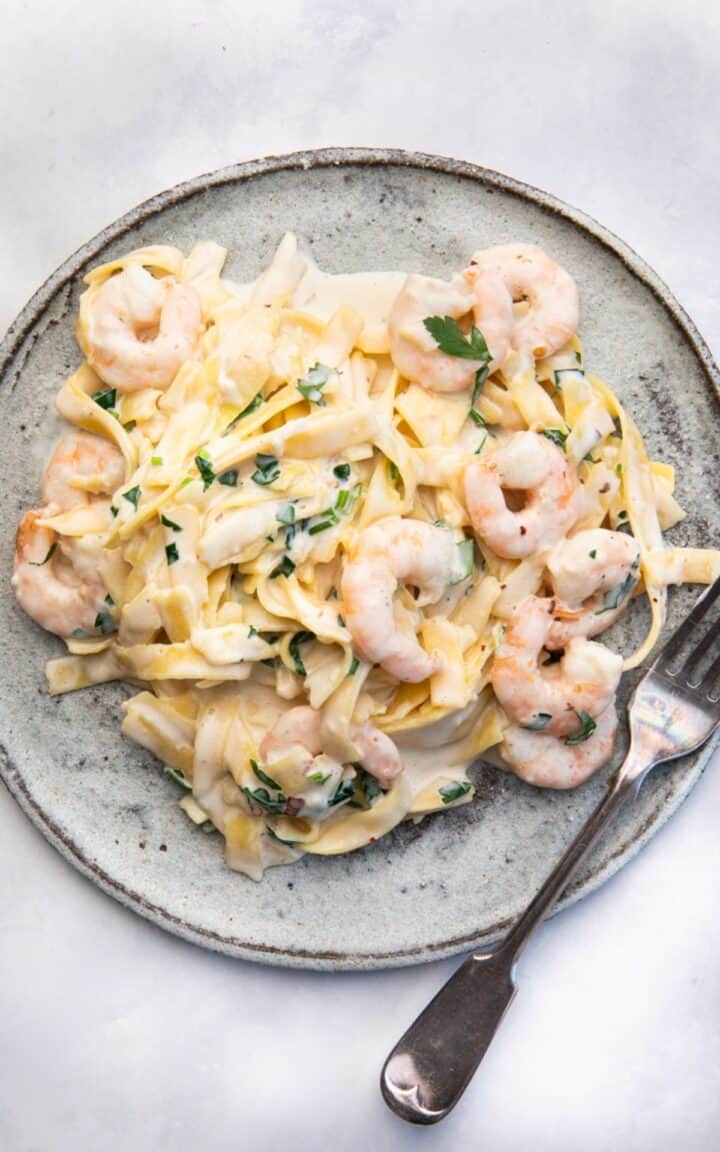 Creamy Prawn Linguine (only 6 ingredients) - Healthy Living James